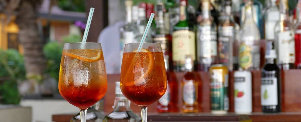 Cinco recetas de bebidas refrescantes con alcohol