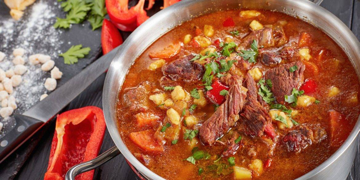 Receta de Goulash Húngaro: Tradición y Sabor en un Plato Inolvidable