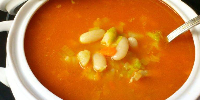 Receta de Sopa de Habas: Reconfortante y Deliciosa